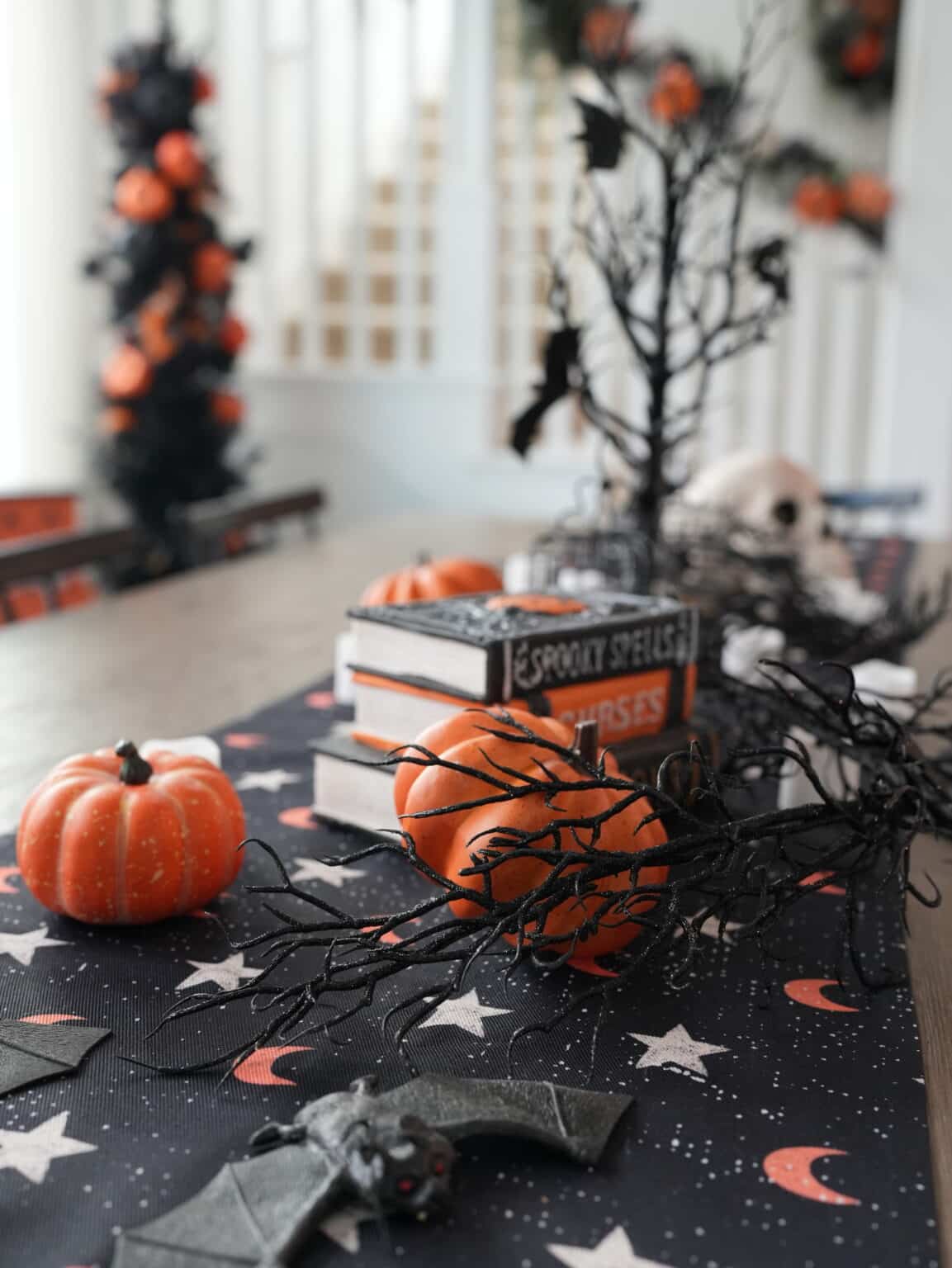 How to Create a Halloween Centerpiece: Spooky Yet Stylish Ideas for ...