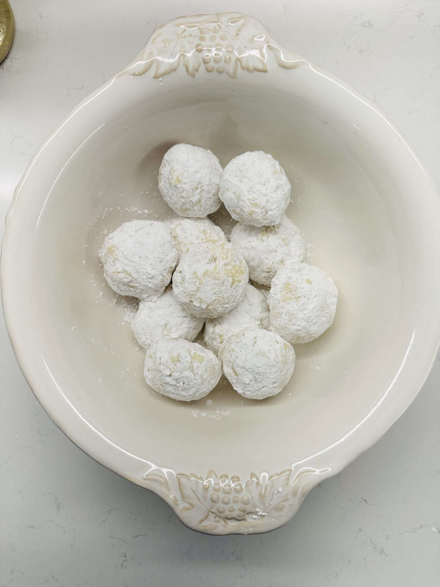 Snowball Cookies: The Perfect Holiday Treat that’s Easy to Whip Up ...